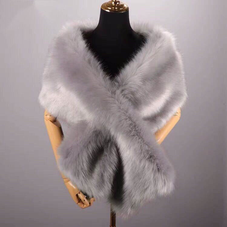 商品詳細★ 新品サイズ：22x160 (cm)素材：フェイクファー★在庫は日々変動しておりますので万が一売り切れの場合は注文をキャンセルさせて頂く場合がございます。お早めにご注文お願い致します。★購入後のキャンセルは、ご遠慮ください。★検品...