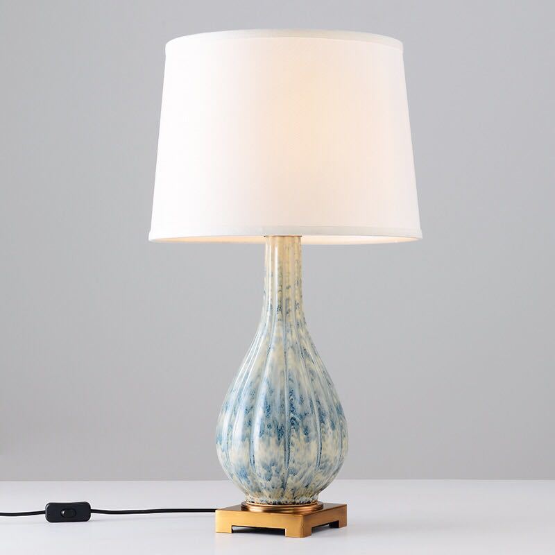 【商品仕様】■個口数：1 （〜40Wまで対応）■E26白熱球、電球型蛍光灯、LED電球使用可能■使用電球：1個（※電球は付属しておりません）【商品サイズ（単位約cm）】■商品外寸：幅約34 x 高さ約68 (cm)※サイズの誤差は多少発生し...