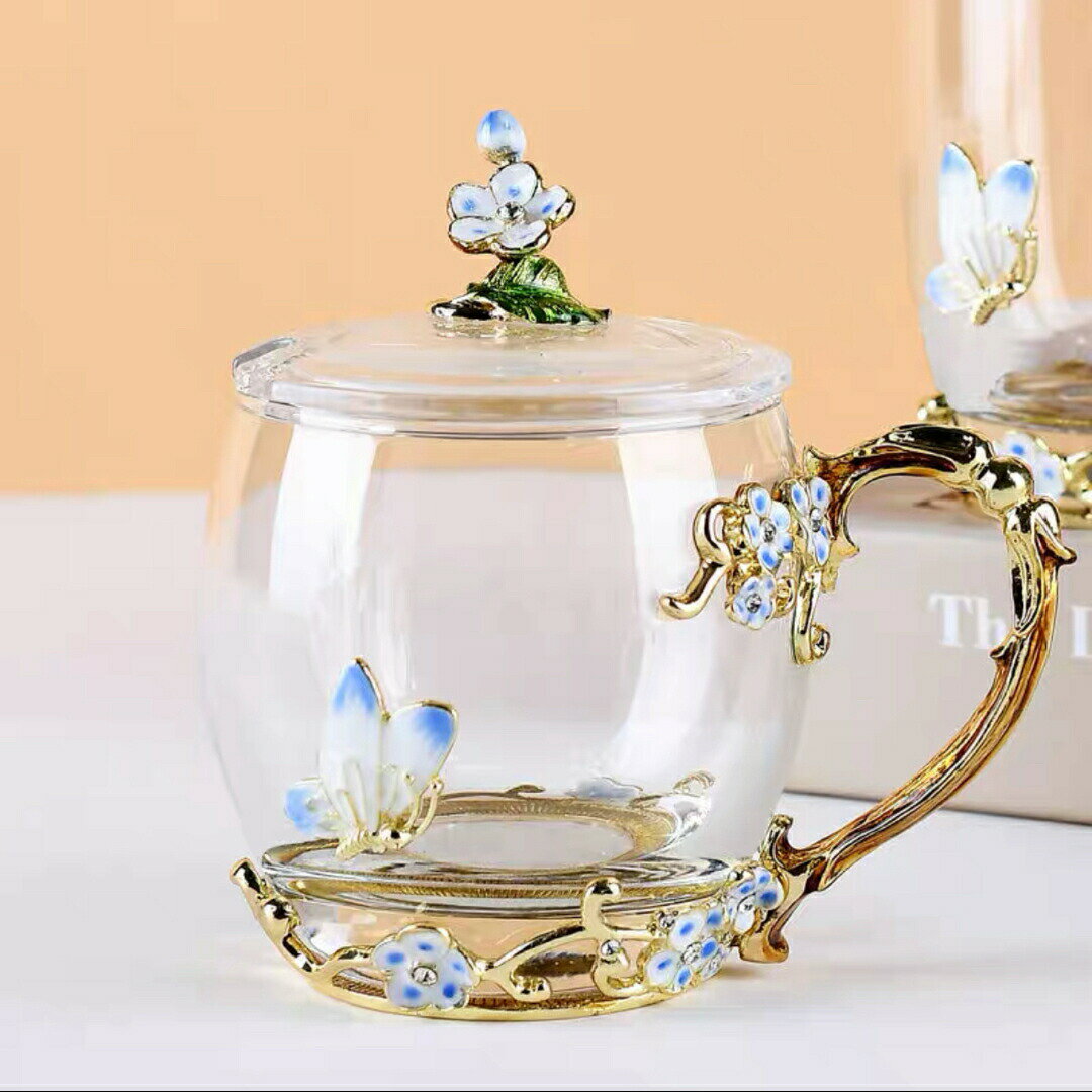 商品説明容量：320ml材質：カップ/耐熱ガラスセット内容：カップ、蓋、スプーン☆☆★★★★★★★★★★★★★☆☆◆お客様のご覧になっているモニター等により多少色が異なる場合がございます。あらかじめご了承ください。◆サイズの誤差は多少発生し...