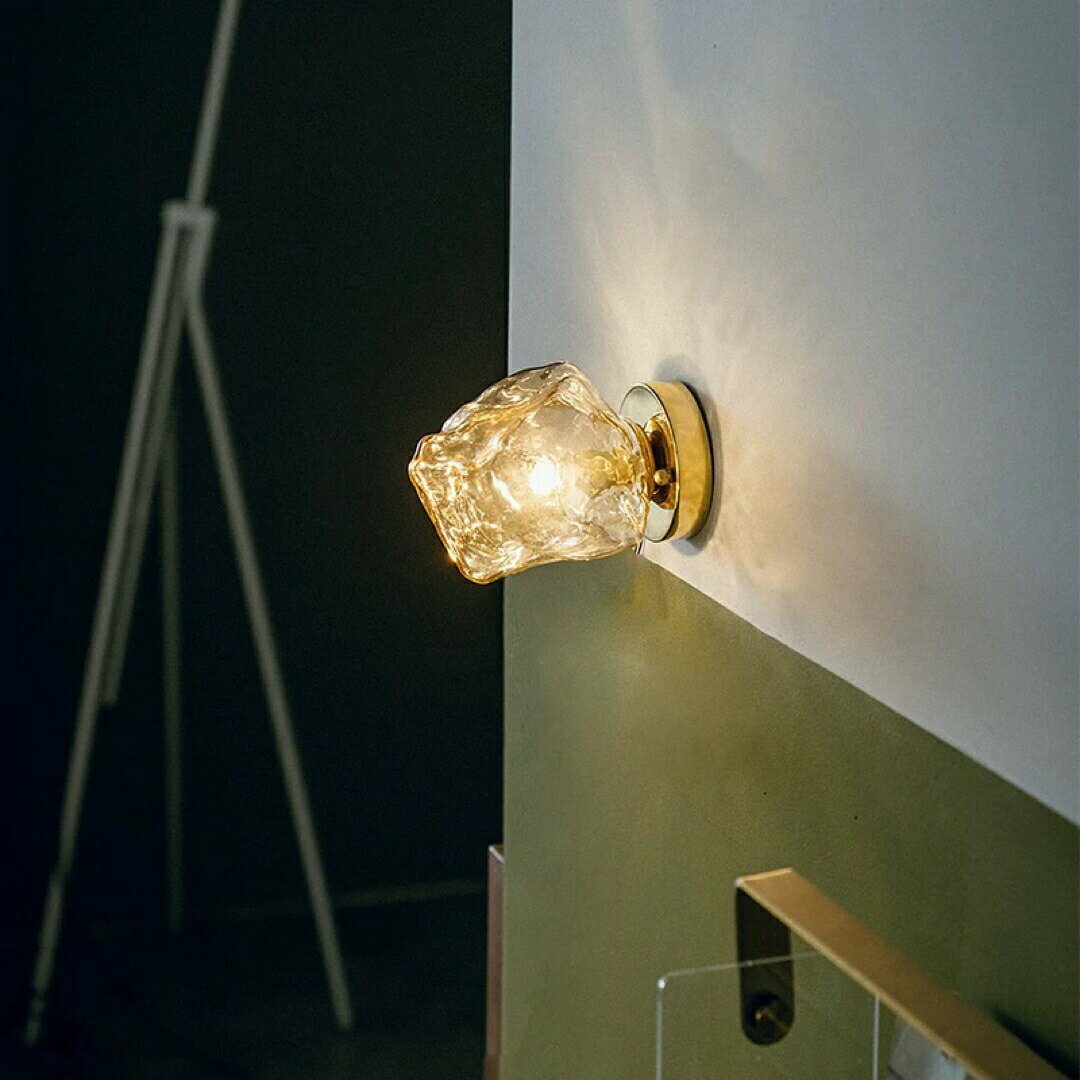 商品説明サイズ?：約?幅22?x?高さ20(cm)ワット数?：電球40W×1個（E26?）素材：ガラス、樹脂、合金、鉄※電球は付属しておりません。取付工事は電気工事士にご相談してください。お客様のご覧になっているモニター等により多少色が異な...