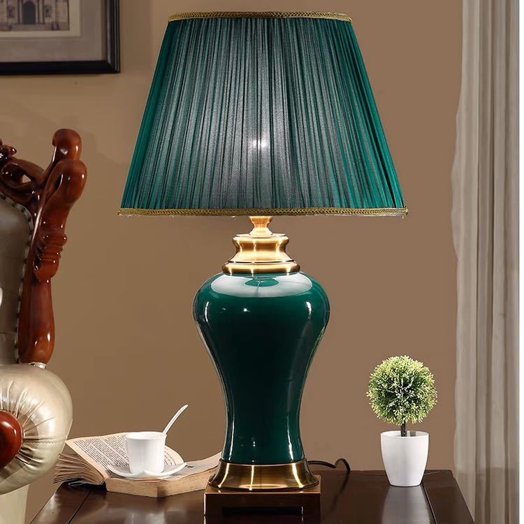 【商品仕様】個口数：1 （〜40Wまで対応）E26白熱球、電球型蛍光灯、LED電球使用可能使用電球：1個（※電球は付属しておりません）商品外寸：幅約40 x 高さ約68 (cm)※サイズの誤差は多少発生します。ご了承下さい。在庫は日々変動し...