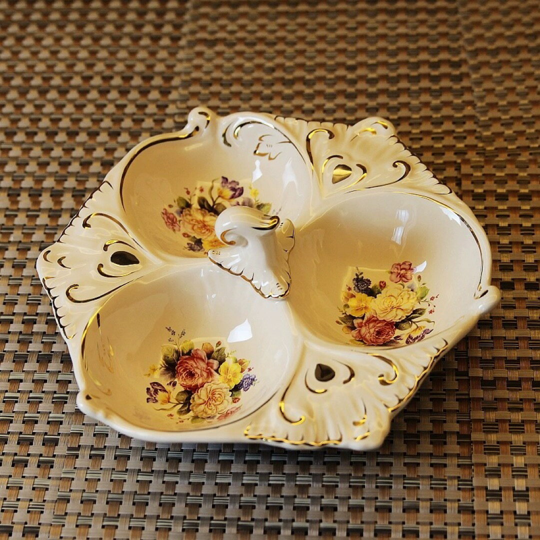 商品説明材質：陶器外寸サイズ：幅26?x高さ14.5（cm)お客様のご覧になっているモニター等により多少色が異なる場合がございます。あらかじめご了承ください。複数ご注文の場合やお急ぎの場合は必ず事前に納期のお質問をお願いいたします。サイズの...