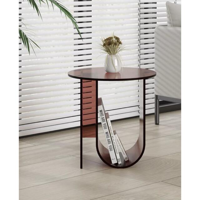 商品説明ガラスより軽くて丈夫な高級感のあるアクリル素材を使用しました。透明感が上質で高級感のある雰囲気に引き立てます。お部屋を広く感じさせてくれます。本体寸法：幅45?x?奥行45?×高さ45cm商品状態：新品カラー：写真通り材質：アクリル...