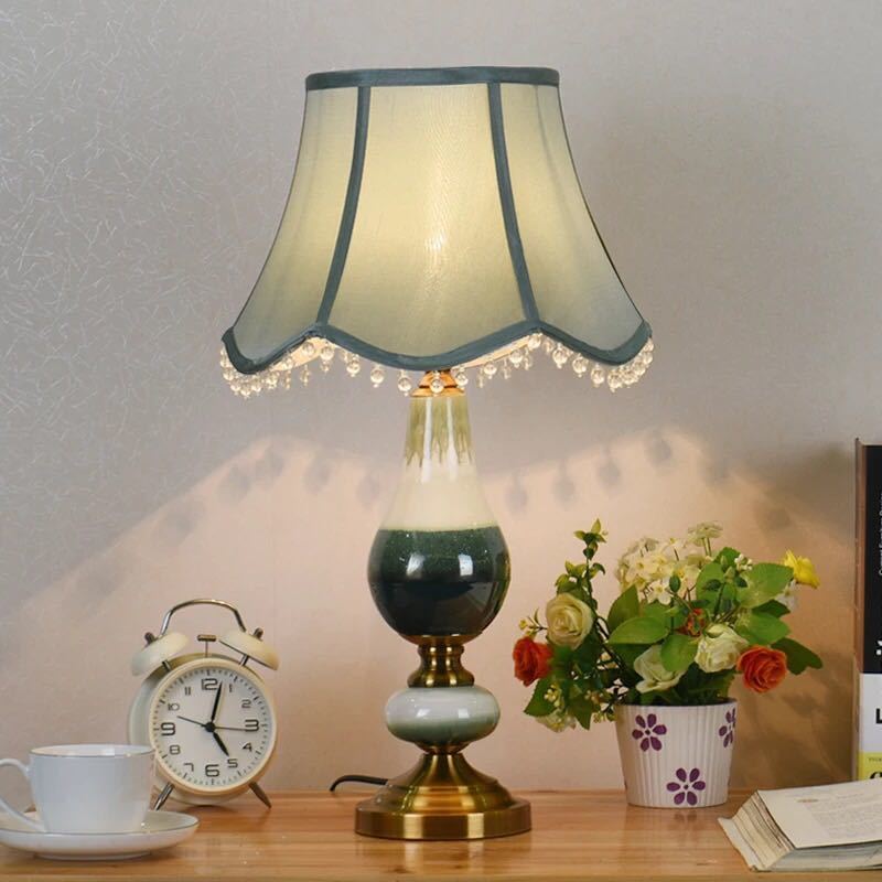 【商品仕様】 ■個口数：1 （?40Wまで対応） ■E26白熱球、電球型蛍光灯、LED電球使用可能 ■使用電球：1個（※電球は付属しておりません） ■商品外寸：幅約36 ×高さ約59 (cm) ※サイズの誤差は多少発生します。ご了承下さい。...