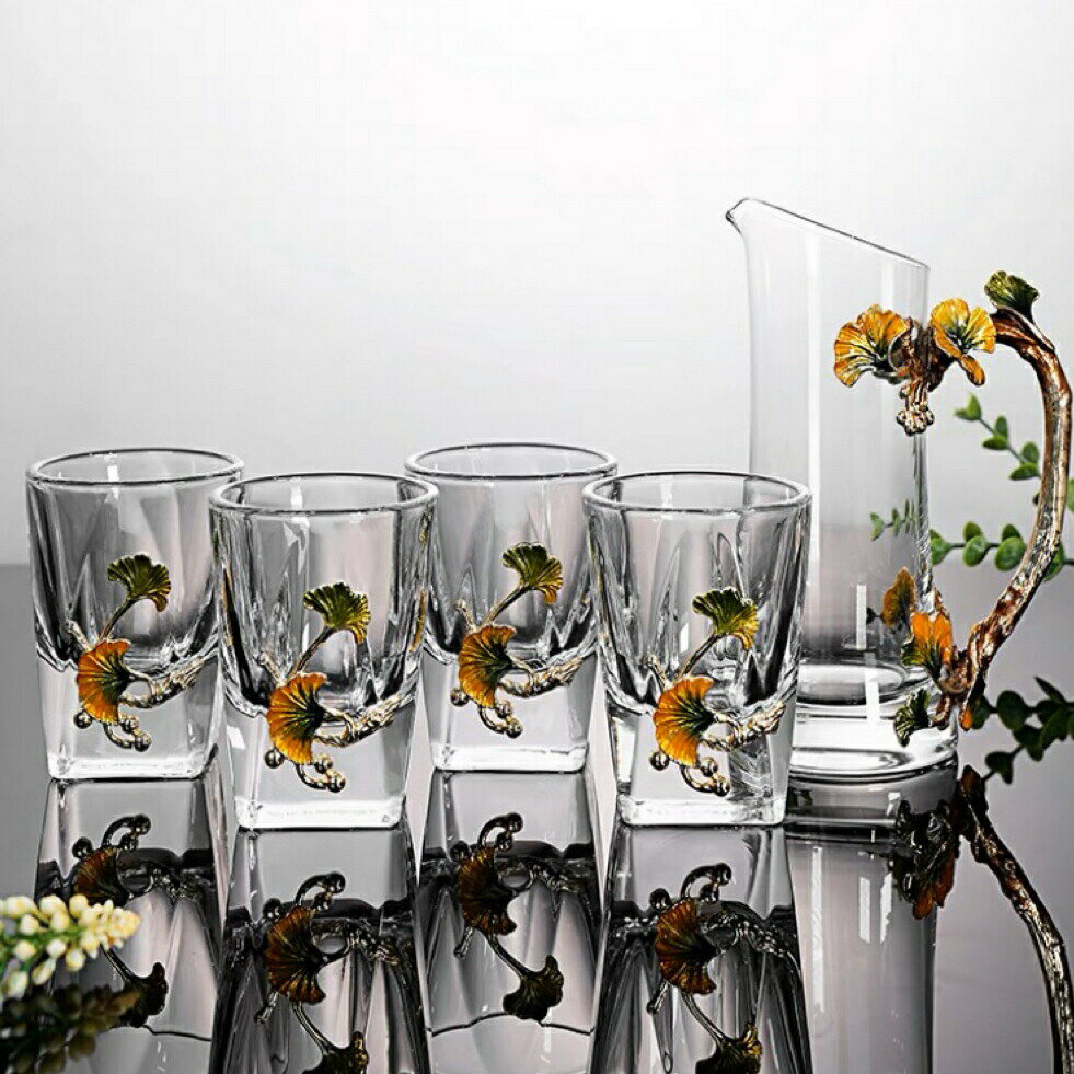 高級 冷酒用 酒器セッ 上品ミニワイン 5点セッ【サイズ】口径 6.3cm高さ 8cm5点セッお客様のご覧になっているモニター等により多少色が異なる場合がございます。あらかじめご了承ください。複数ご注文の場合やお急ぎの場合は必ず事前に納期の...