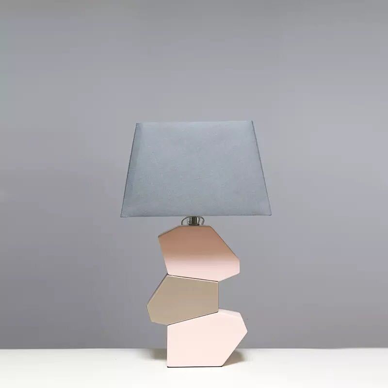 【商品仕様】■個口数：1 （?40Wまで対応）■E26白熱球、電球型蛍光灯、LED電球使用可能■使用電球：1個（※電球は付属しておりません）■商品外寸：幅約56 ×高さ約28 (cm)※サイズの誤差は多少発生します。ご了承下さい。在庫は日々...