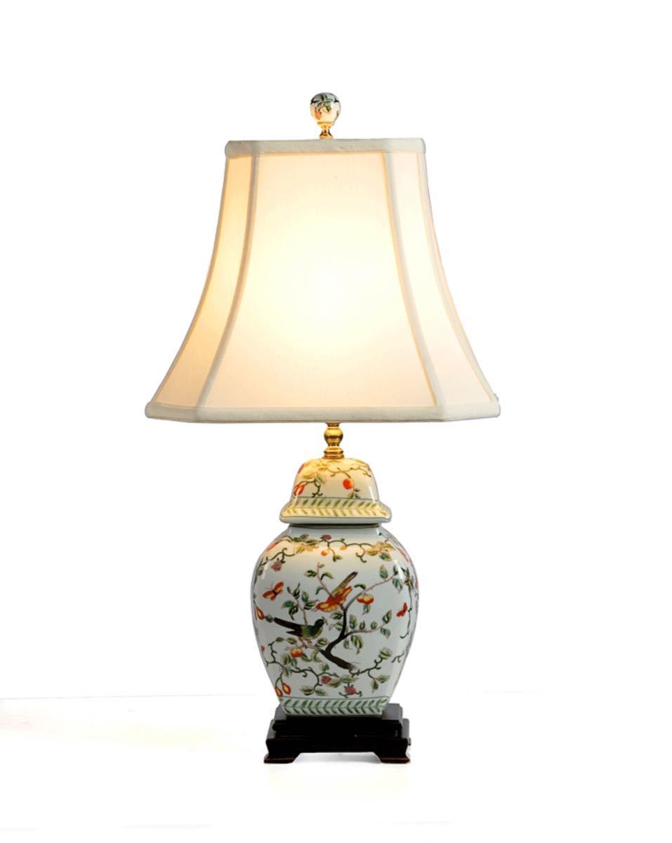 【商品仕様】■個口数：1 （?40Wまで対応）■E26白熱球、電球型蛍光灯、LED電球使用可能■使用電球：1個（※電球は付属しておりません）■商品外寸：幅約40 ×高さ約68 (cm)※サイズの誤差は多少発生します。ご了承下さい。在庫は日々...