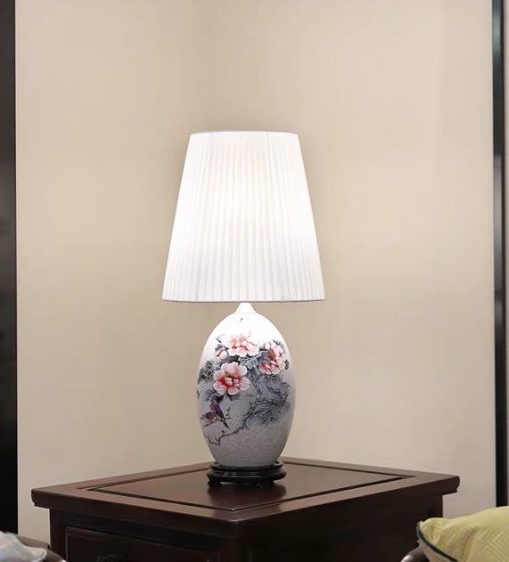 【商品仕様】■個口数：1 （?40Wまで対応）■E26白熱球、電球型蛍光灯、LED電球使用可能■使用電球：1個（※電球は付属しておりません）■商品外寸：幅約20 x 高さ約63 (cm)※サイズの誤差は多少発生します。ご了承下さい。購入後の...
