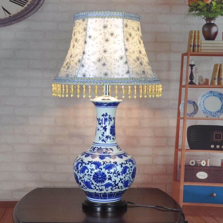 【商品仕様】■個口数：1 （?40Wまで対応）■E26白熱球、電球型蛍光灯、LED電球使用可能■使用電球：1個（※電球は付属しておりません）■商品外寸：幅約40 x 高さ約68 (cm)※サイズの誤差は多少発生します。ご了承下さい。購入後の...