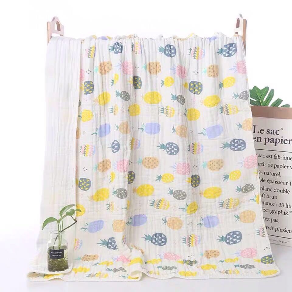 ガーゼを6層に重ねることで、ふんわりし、寒い時は保温性があり、暑い時は汗を吸収してもすぐに乾きさらさらになります。 110×110センチの大きなサイズなので、敷布団のカバーとしても、もちろん掛け布団として！！ ベビーカーの下に敷いたり、上に...