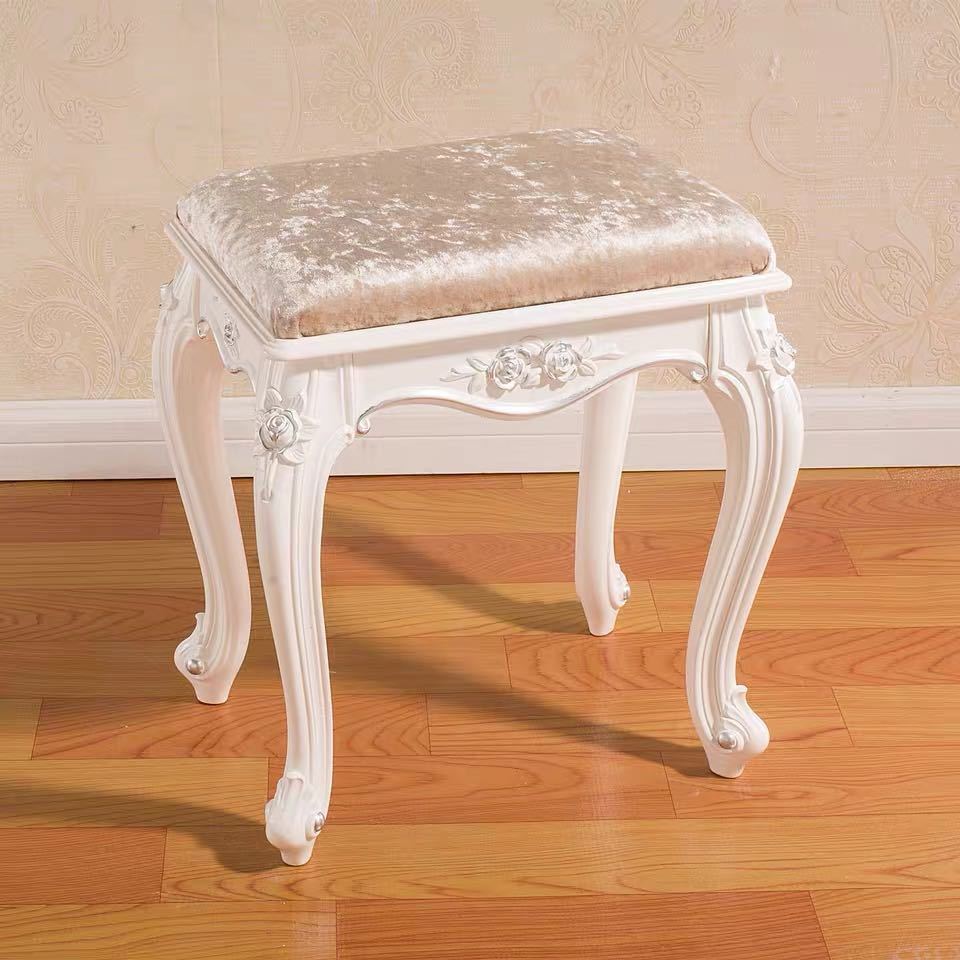 素材：木カラー：写真通りサイズ：幅37 x 奧行26 x 高さ43 (cm)☆☆★★★★★★★★★★★★★☆☆◆お客様のご覧になっているモニター等により多少色が異なる場合がございます。あらかじめご了承ください。◆複数ご注文の場合やお急ぎの場...