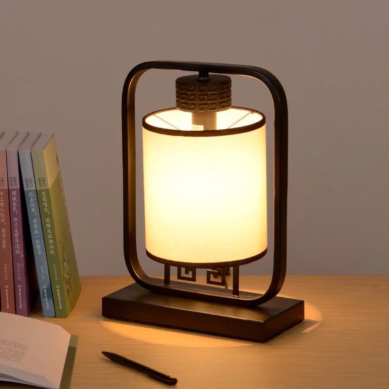 【商品仕様】■個口数：1 （?40Wまで対応）■E12白熱球、電球型蛍光灯、LED電球使用可能■使用電球：1個（※電球は付属しておりません）■商品外寸：幅約24 x 高さ約35 (cm)※サイズの誤差は多少発生します。ご了承下さい。★在庫は...