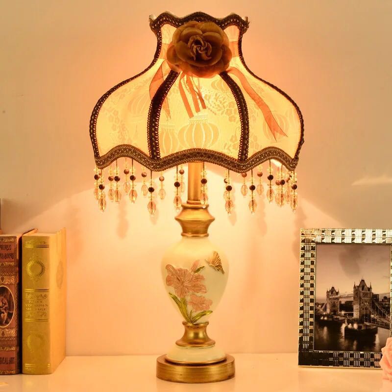 【商品仕様】■個口数：1 （?40Wまで対応）■E26白熱球、電球型蛍光灯、LED電球使用可能■使用電球：1個（※電球は付属しておりません）【商品サイズ（単位約mm）】■商品外寸：幅約32×高さ約54(cm)※サイズの誤差は多少発生します。...