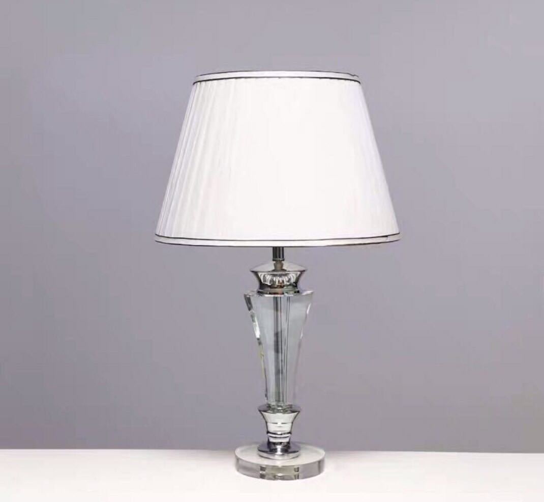 【商品仕様】■個口数：1 （?60Wまで対応）■E26白熱球、電球型蛍光灯、LED電球使用可能■使用電球：1個（※電球は付属しておりません）■商品外寸：幅約40 ×高さ約64 (cm)※サイズの誤差は多少発生します。ご了承下さい。★在庫は日...