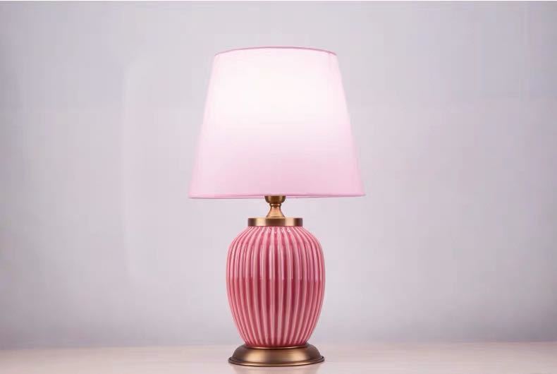 【商品仕様】■個口数：1 （?40Wまで対応）■E26白熱球、電球型蛍光灯、LED電球使用可能■使用電球：1個（※電球は付属しておりません）■商品外寸：幅約32 x 高さ約55 (cm)※サイズの誤差は多少発生します。ご了承下さい。★購入後...