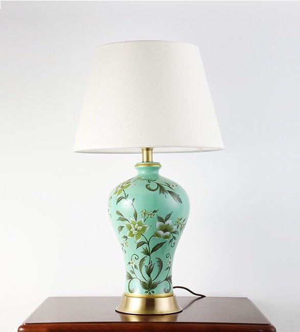 【商品仕様】個口数：1 （〜40Wまで対応）E26白熱球、電球型蛍光灯、LED電球使用可能使用電球：1個（※電球は付属しておりません）商品外寸：幅約31×高さ約62 (cm)※サイズの誤差は多少発生します。ご了承下さい。在庫は日々変動してお...