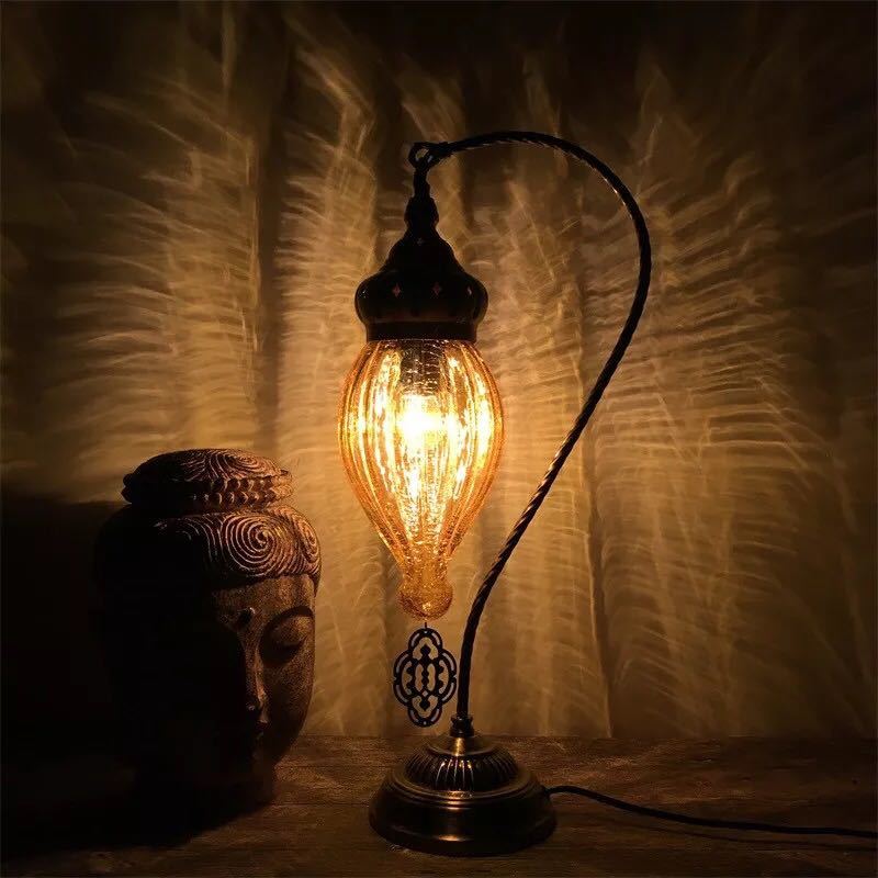 【商品仕様】個口数：1 （〜40Wまで対応）E12白熱球、電球型蛍光灯、LED電球使用可能使用電球：1個（※電球は付属しておりません）商品外寸：幅約20 x 高さ約58 (cm)※サイズの誤差は多少発生します。ご了承下さい。在庫は日々変動し...