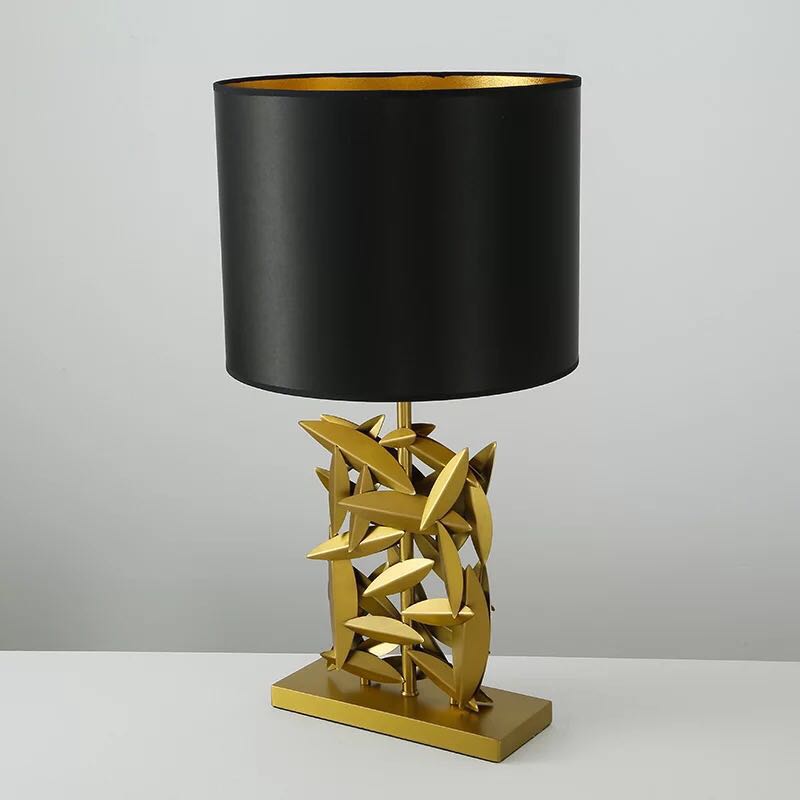 個口数：1 （〜40Wまで対応）E26白熱球、電球型蛍光灯、LED電球使用可使用電球：1個（※電球は付属しておりません）商品外寸：幅約38×高さ約72 (cm)※サイズの誤差は多少発生します。ご了承下さい。注意事項1、ご利用のPC環境により...