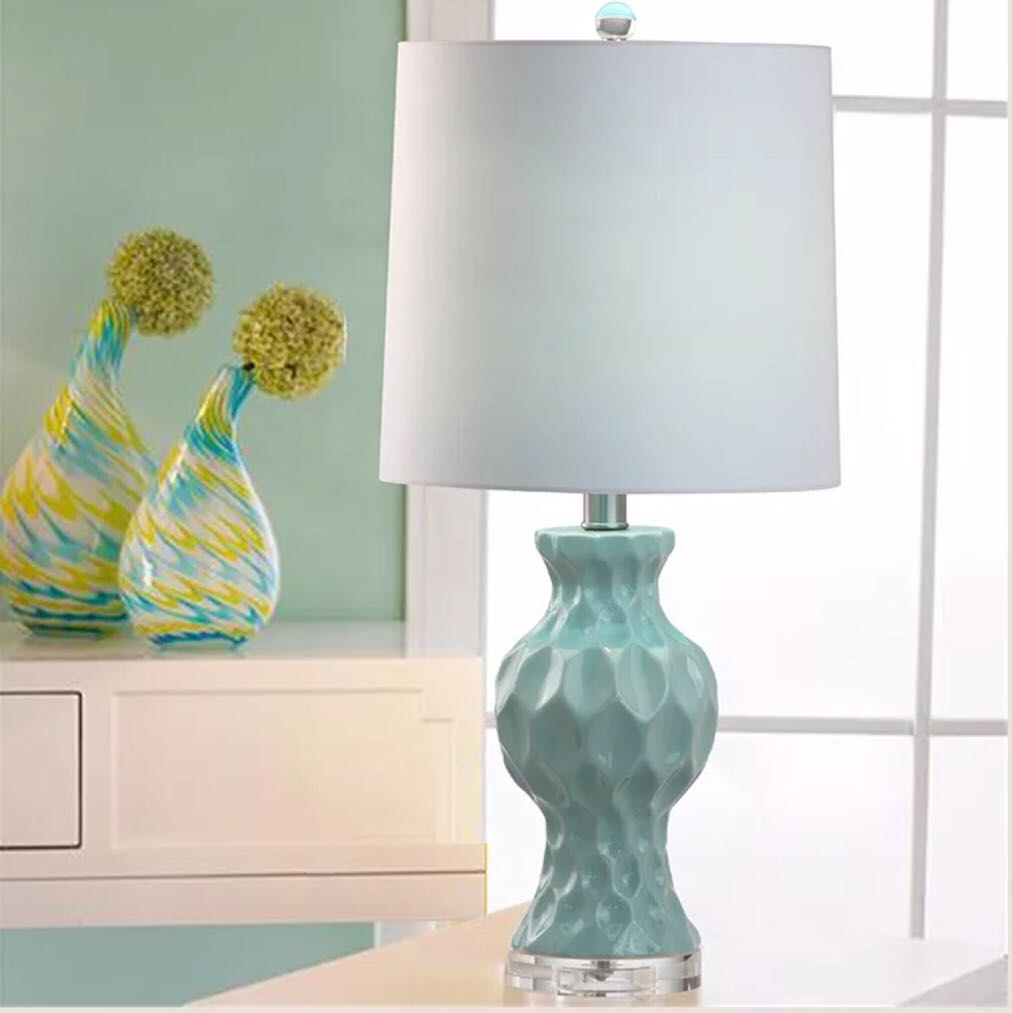 個口数：1 （〜40Wまで対応）E26白熱球、電球型蛍光灯、LED電球使用可使用電球：1個（※電球は付属しておりません）石商品外寸：幅約33×高さ約73 (cm)※サイズの誤差は多少発生します。ご了承下さい。在庫は日々変動しておりますので万...