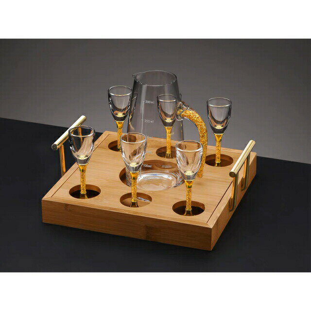 商品説明水飲みグラス ジュース お茶 アイスコーヒーなど多用途に使えるグラスです。グラスの加工が風合いがあり使いやすく洗いやすいグラスセットです。カップサイズ：（15ml)直径4cm高さ6cmカップx6点ポットx1点（300ml)トレーお客...