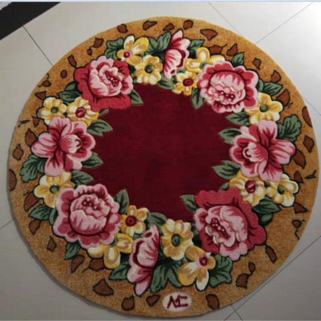 商品説明厚さ：1cmサイズ：幅80cm素材：ポリエステル（100cm）サイズの違うものもございます。値段と送料も変ってきますので、ご検討頂けましたら幸いです。発送の際、折り畳んでの発送となりますので、ご理解の上ご購入お願い致します。 お客様...
