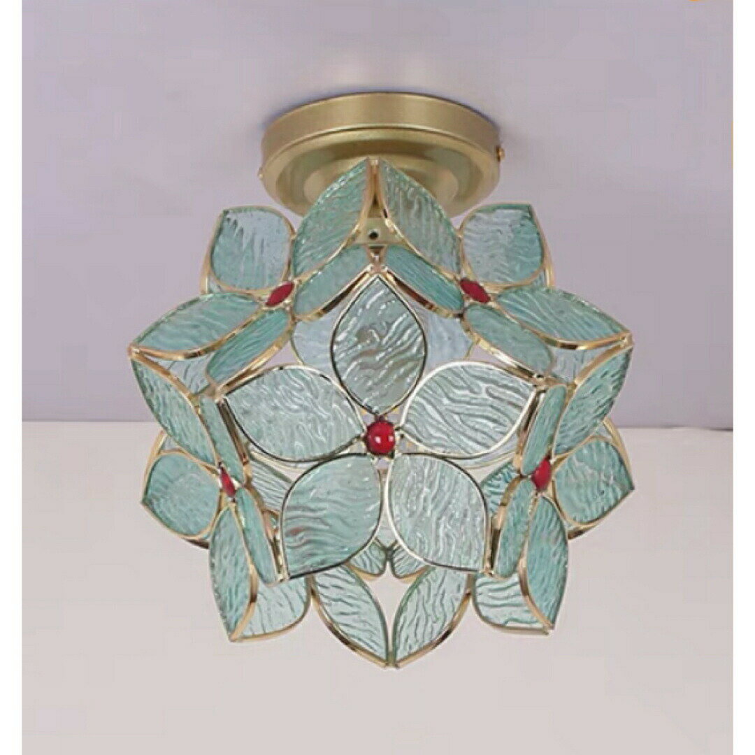 商品説明サイズ：幅約20cm?X?高さ22cmワット数?：電球40W×1個（E26）素材：ガラス、合金、鉄※電球は付属しておりません。 取付方法：電源直結タイプです、裏側電線の結線がございます。照明器具は天井でネジを固定する必要です。取付は...