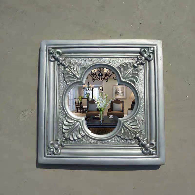 サイズ(cm) ： 幅36 x 高さ36材質 ： ミラー　樹脂　他重さ：2.8kg 複数ご注文の場合やお急ぎの場合は必ず事前に納期のお質問をお願いいたします。注意事項1、ランプがつくかどうかの確認をしてから出荷しますので、多少緩衝材がいたん...