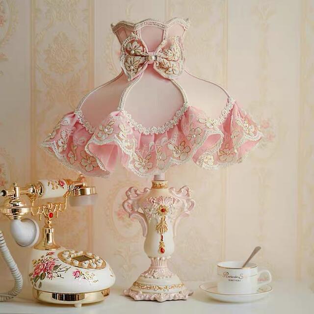 商品説明【商品仕様】■個口数：1 （〜40Wまで対応）■E26白熱球、電球型蛍光灯、LED電球使用可能■使用電球：1個（※電球は付属しております）■商品外寸：幅約39 ×高さ約50 (cm)☆☆★★★★★★★★★★★★★☆☆◆お客様のご覧に...