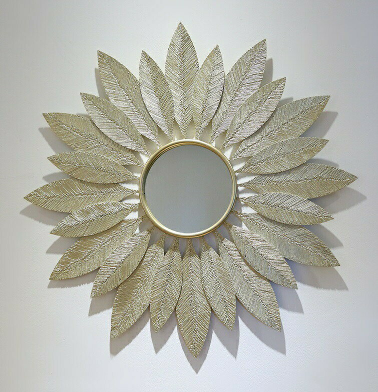 壁掛け鏡 部屋飾り 壁掛け 壁掛けミラー ウォールミラー 高級豪華鏡 鉄工芸品 手作り 洗面鏡壁掛け鏡A/サイズ(cm) ： 幅88 x 高さ88 (cm）材質 ： ミラー、鉄、合金、他お客様のご覧になっているモニター等により多少色が異なる...