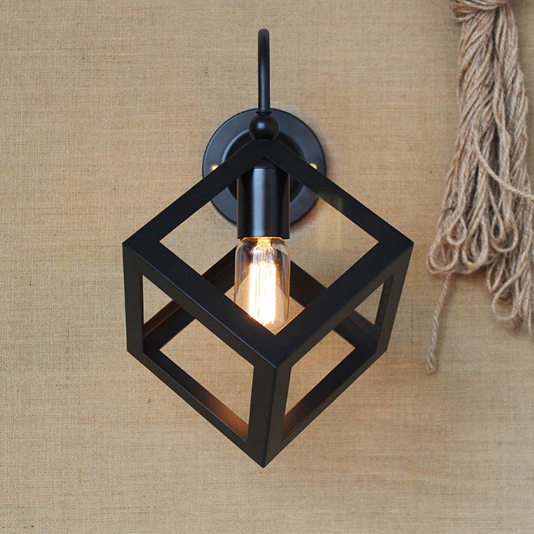 な雰囲気が魅力的。好きにはたまらない逸品です。壁掛け 玄関照明 室内照明 おしゃれ 照明器具 壁付け 玄関 照明：H28cm*W16cm*D31cm素材：製主な仕様：室内照明 インテア ！照明だけでなく、装飾機能も持っています※設置方法： ...