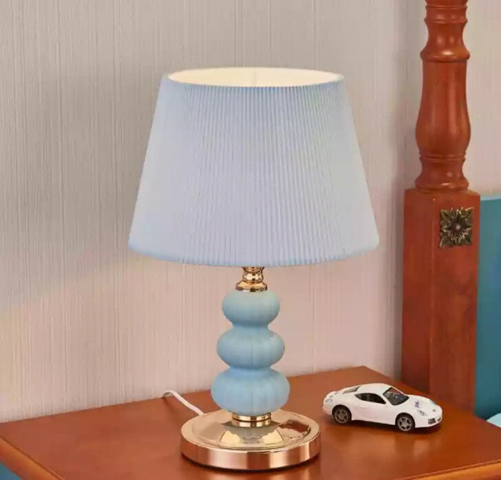 【商品仕様】■個口数：1 （〜40Wまで対応）■E26白熱球、電球型蛍光灯、LED電球使用可能■使用電球：1個（※電球は付属しておりません）■商品外寸：幅約27 x 高さ約41 (cm)サイズの誤差は多少発生します。ご了承下さい。購入後のキ...