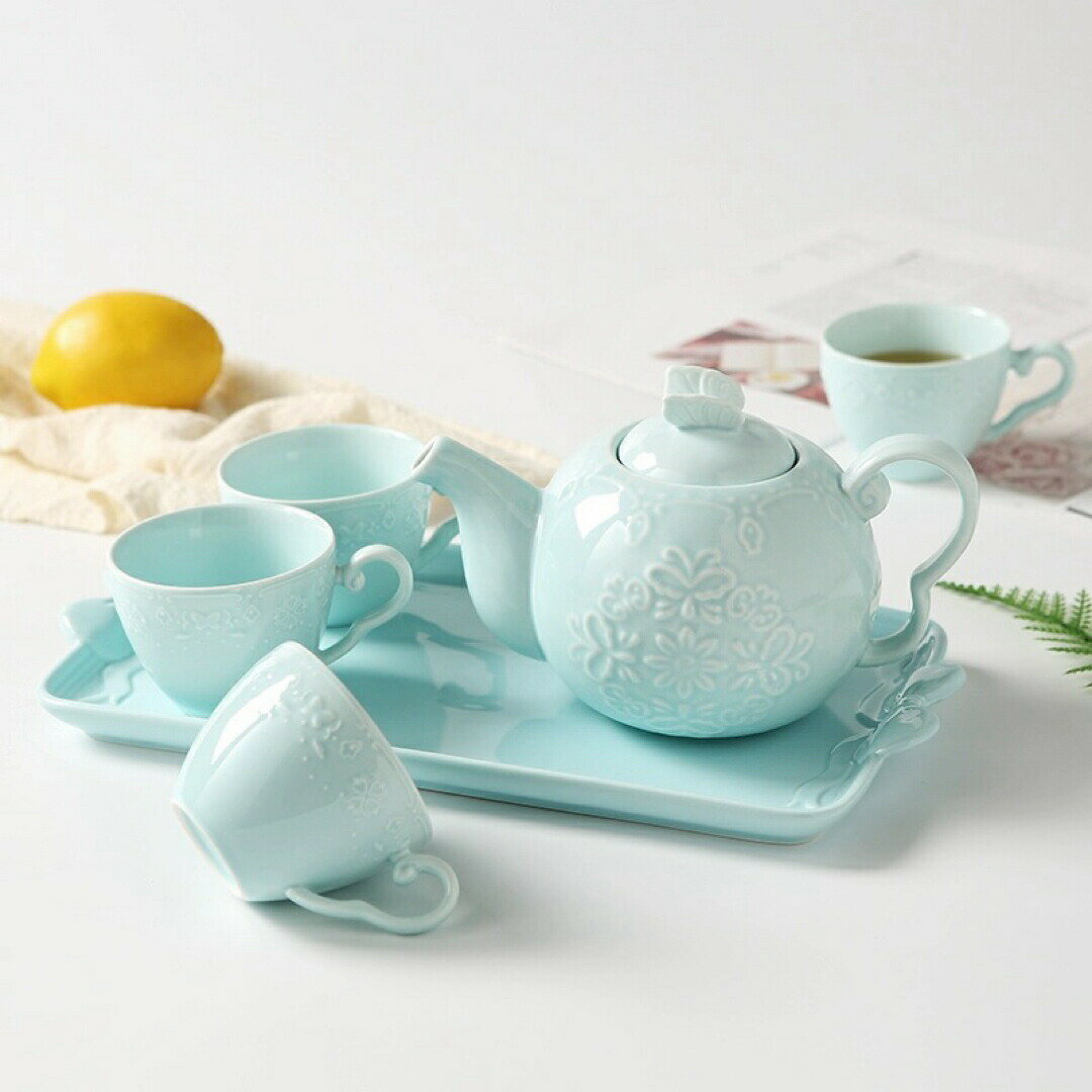 商品説明材質:陶瓷器セット内容:カップx4客(180ml)ティーポットx1点(750ml)トレーx1点◆お客様のご覧になっているモニター等により多少色が異なる場合がございます。あらかじめご了承ください。◆複数ご注文の場合やお急ぎの場合は必ず...