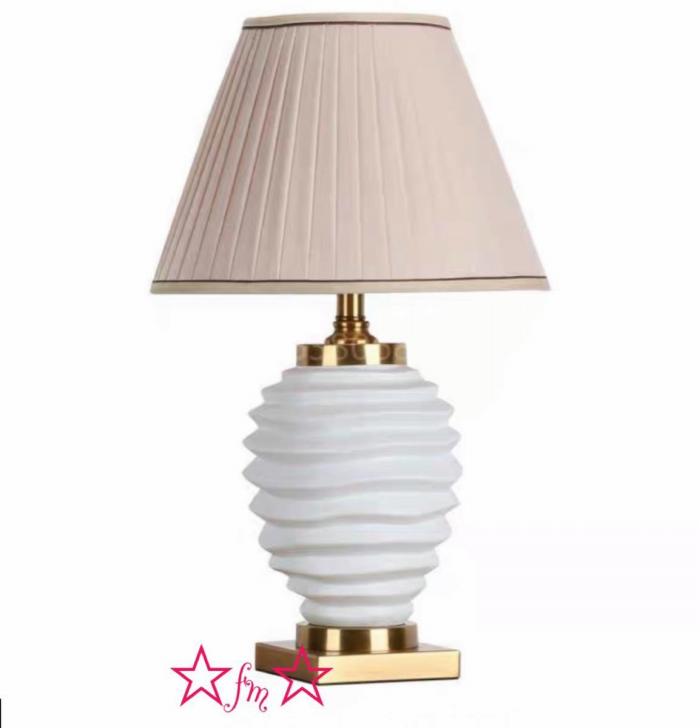 【商品仕様】■個口数：1 （〜40Wまで対応）■E26白熱球、電球型蛍光灯、LED電球使用可能■使用電球：1個（※電球は付属しておりません）■商品外寸：幅約36 x 高さ約60（cm)※サイズの誤差は多少発生します。ご了承下さい。★在庫は日...