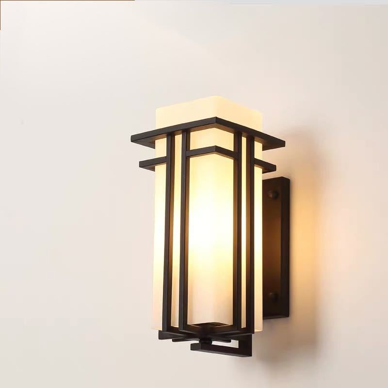サイズ：幅18 x 高さ40 (cm）ワット数 ：電球40W×1個（E26)（※電球は付属しておりません）素材：樹脂、合金、鉄使用可能電球:LED電球、白熱球、電球型蛍光灯等★取付工事は電気工事士にご相談してください。★検品のため開封してあ...