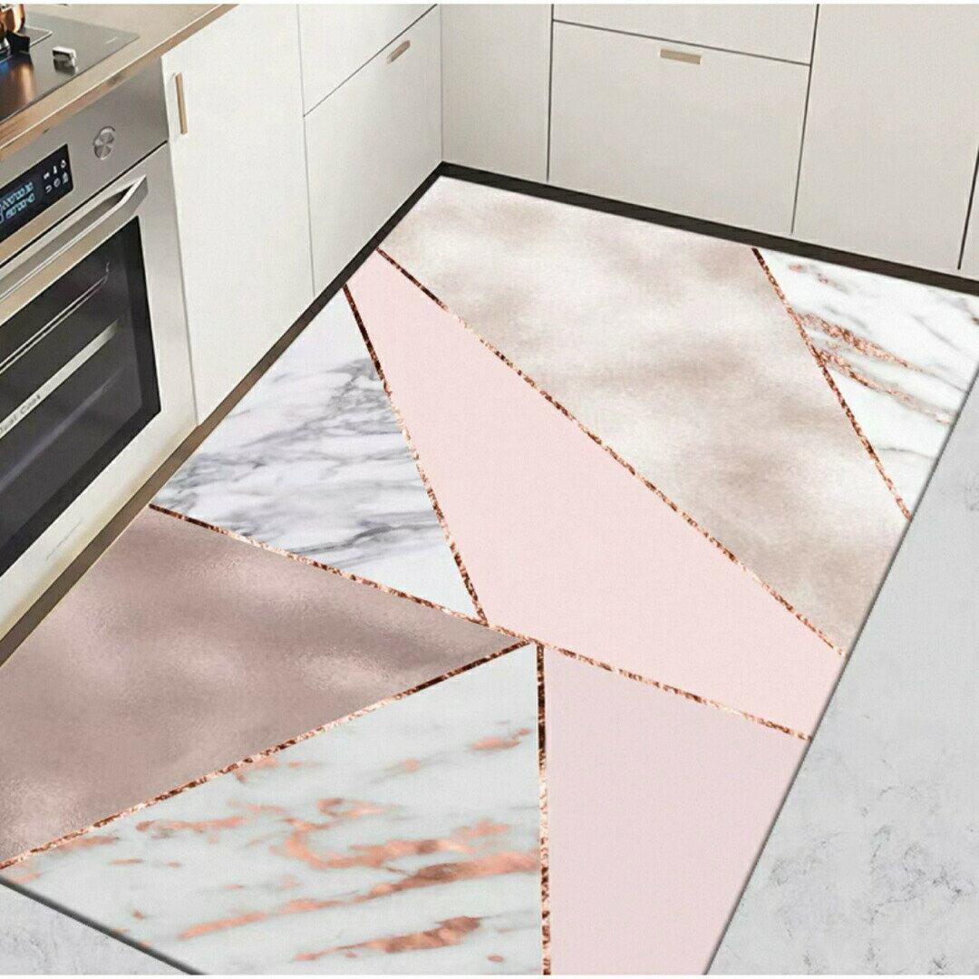 商品説明高品質のPVC素材を使用した多機能マットです。輸入油性インクによる美しいプリント仕上げで、インテリアにもぴったり。表面は耐摩耗性のあるレザー仕様、中層には防水・弾力性に優れた海綿を採用し、快適な踏み心地を実現しました。底面には菱型の...