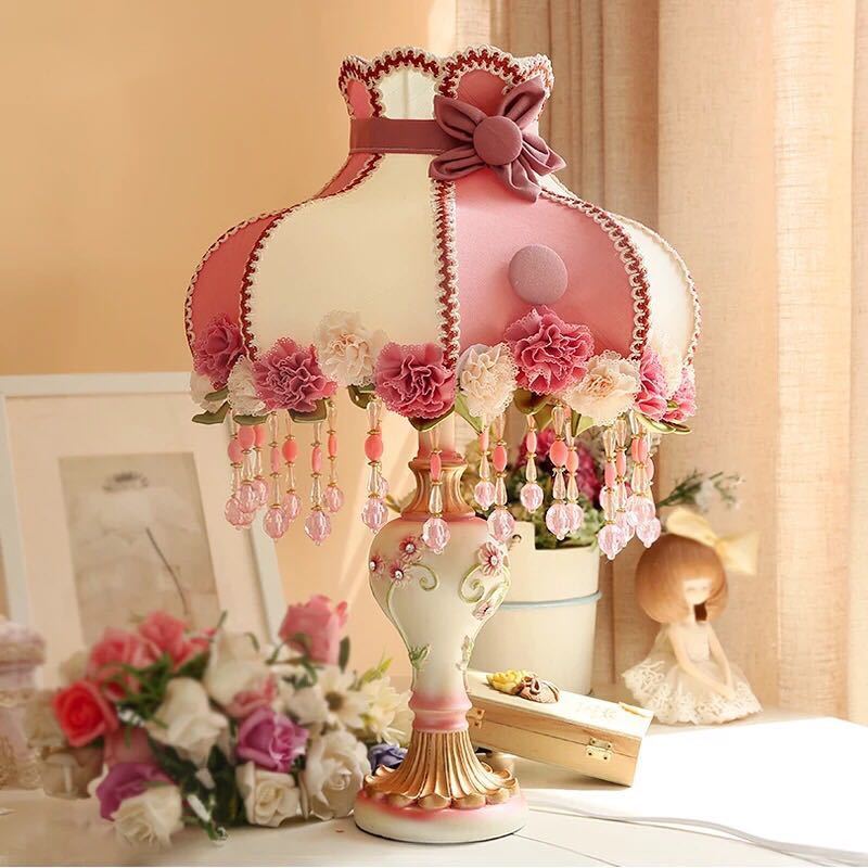 ■個口数：1 （〜40Wまで対応）■E26白熱球、電球型蛍光灯、LED電球使用可能■使用電球：1個（※電球は付属しておりません）■商品外寸：幅30 x 高さ約54 (cm)※サイズの誤差は多少発生します。ご了承下さい。★在庫は日々変動してお...