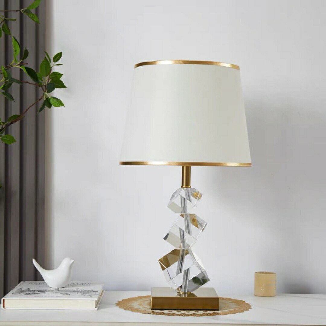 商品説明個口数：1?（?40Wまで対応）E26白熱球、電球型蛍光灯、LED電球使用可能使用電球：1個（※電球は付属しておりません）商品外寸：幅30?x?高さ52?(cm)◆お客様のご覧になっているモニター等により多少色が異なる場合がございま...