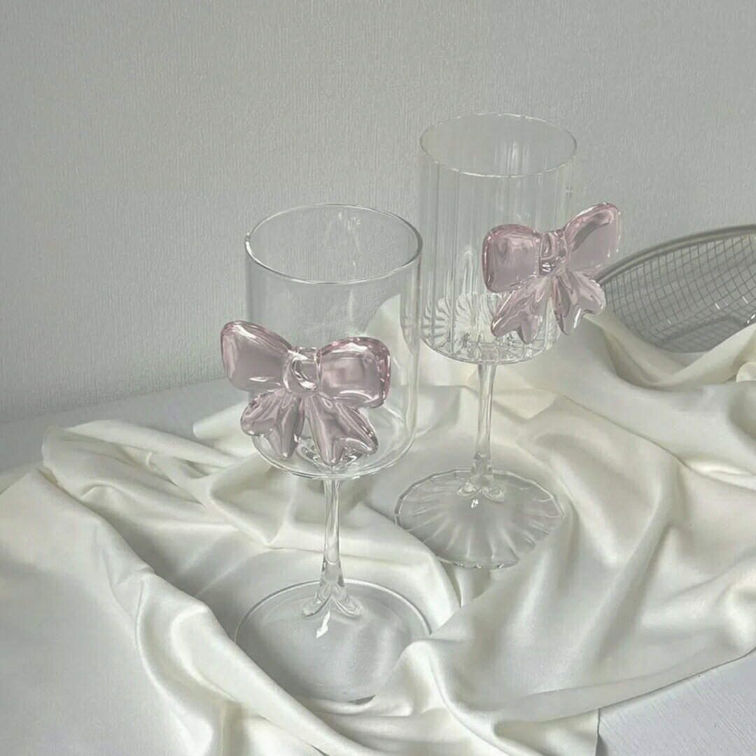 商品説明セット内容：2脚セット容量：約250ml素材：ガラス口径 ：7.5cm 高さ：21.5cmAタイプ: 繊細なリブデザインでクラシックな印象Bタイプ: シンプルで洗練されたデザインご購入後、ご希望のタイプ（A/B）をお知らせください！...