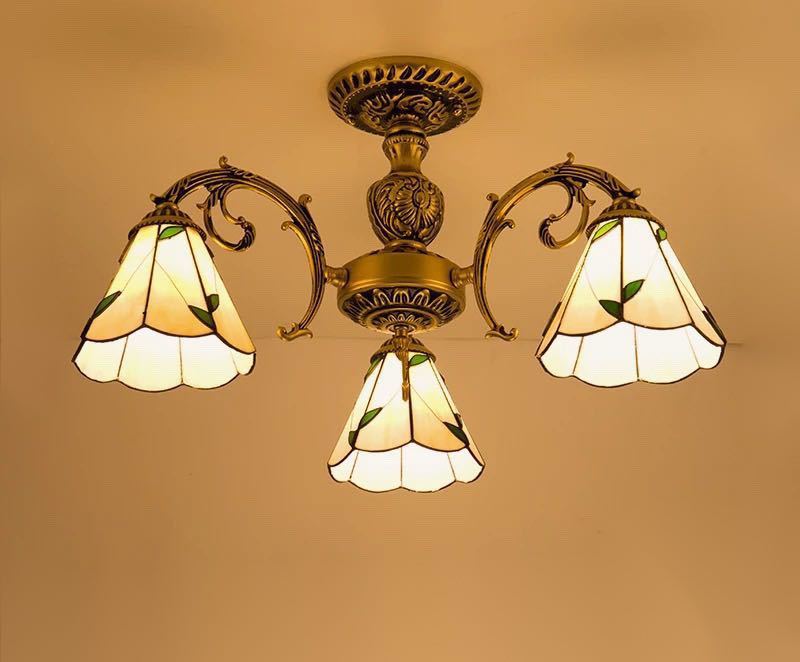 サイズ：幅約55 x 高さ28（cm)ワット数 ： 電球40W×3個（E26）素材：ガラス、樹脂、合金、鉄※サイズの誤差は多少発生します。ご了承下さい。◆取付工事は電気工事士にご相談してください。◆お客様のご覧になっているモニター等により多...