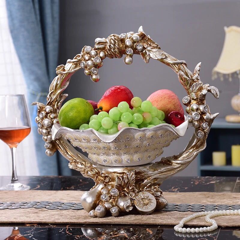 シンプルで飽きの来ないデザインが魅力ので、フルーツの彩をより一層引き立てます。フルーツを置いたときに絵になり、インテリア性も高く、テーブルを華やかに飾ります。フルーツ以外にもお菓子や小物入れとしても使え、アイデア次第でいろんな使用ができます...