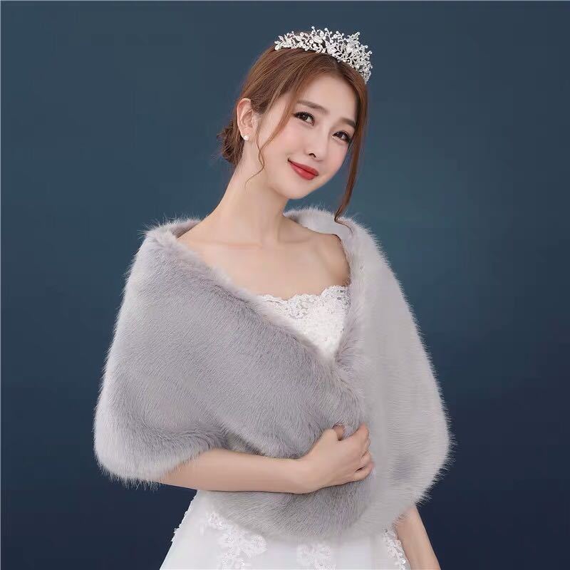 商品詳細★ 新品素材：フェイクファー★在庫は日々変動しておりますので万が一売り切れの場合は注文をキャンセルさせて頂く場合がございます。お早めにご注文お願い致します。★購入後のキャンセルは、ご遠慮ください。★検品のため開封してある場合がありま...