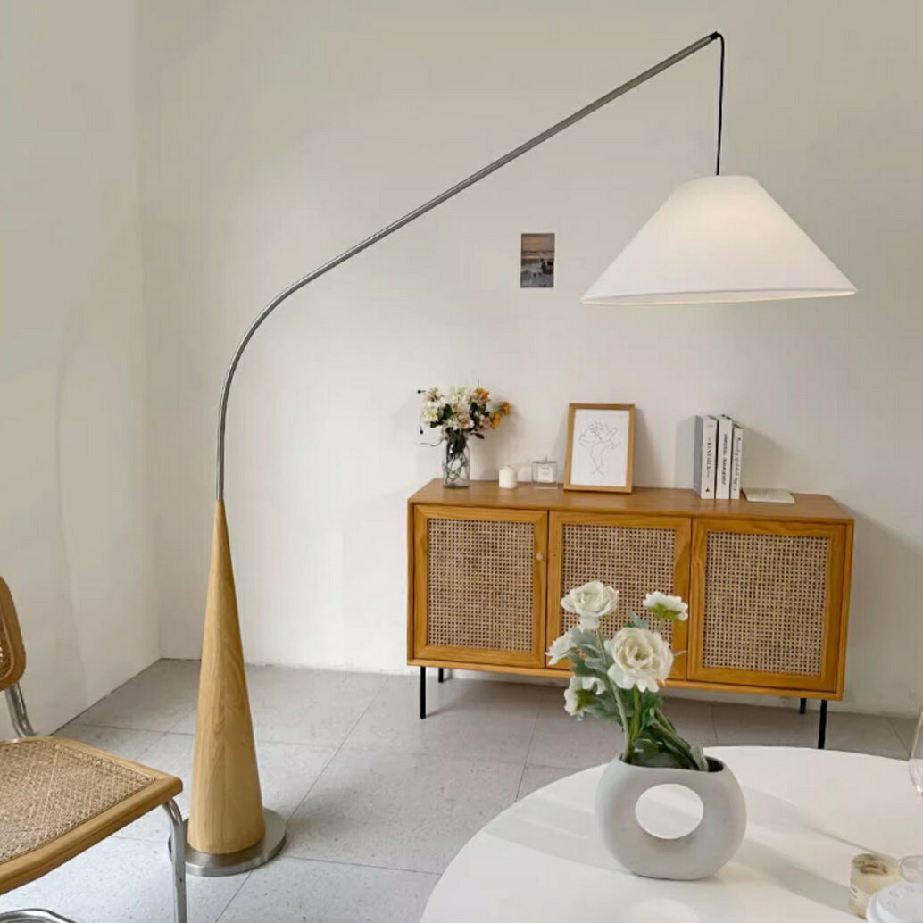 フロアスタンド スタンドライト フロアライト 照明器具 間接照明スタンドライト■個口数：1 （?40Wまで対応）■E26白熱球、電球型蛍光灯、LED電球使用可能■使用電球：1個（※電球は付属しておりません）■商品外寸：幅約150 x 高さ約...