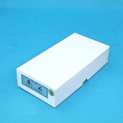 • 普及のための安価な碁石です。　囲碁入門者にお勧め！ • 厚さ：約6mm　　総重量815g（箱込） • 強化樹脂製ですので、丈夫で割れにくい碁石です。 • 囲碁入門者にお勧めです。