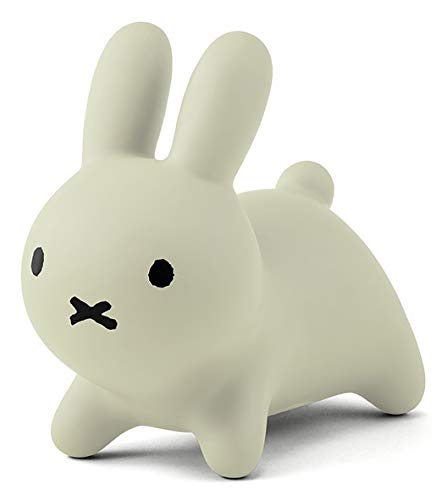 • ブルーナボンボンがミニサイズになって登場です! • 今回は心地よい音がするベビートイになりました。 • たたいたり、振ったりすると音が出るので、お子様の好奇心をくすぐり楽しく遊ぶことができます。お子様をあやすのにも最適です。 • ぷにぷ...