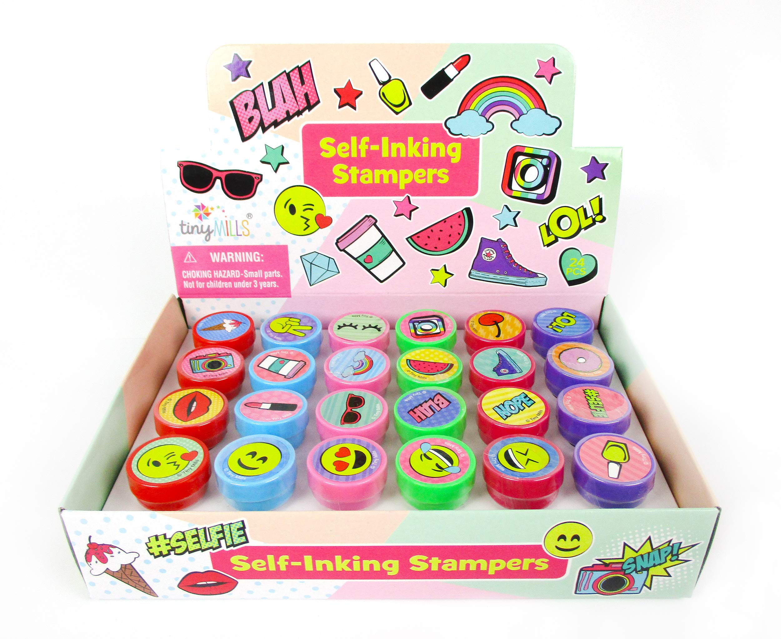 • 24ピースのファッション絵文字のシャチハタスタンプです。10代にぴったりなギフトです。サングラス、コーヒーカップ、カメラ、スマイリーなど、楽しい絵文字デザインが揃っています。 • キッズや10代のクリスマスソックスの中身にも最適です。2...