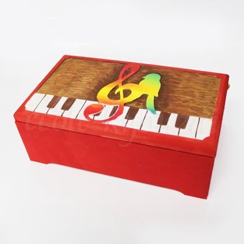 • 工具不要！組み立て簡単で大きなサイズのオルゴール箱です。 • 差し込むだけで簡単にフタが取り付けられるらくらくピン仕様！ • 木の材質は密で彫りやすく、なめらかな仕上がりになるので彫刻刀での加工に最適！ • 製作時間の目安は4〜6時間で...