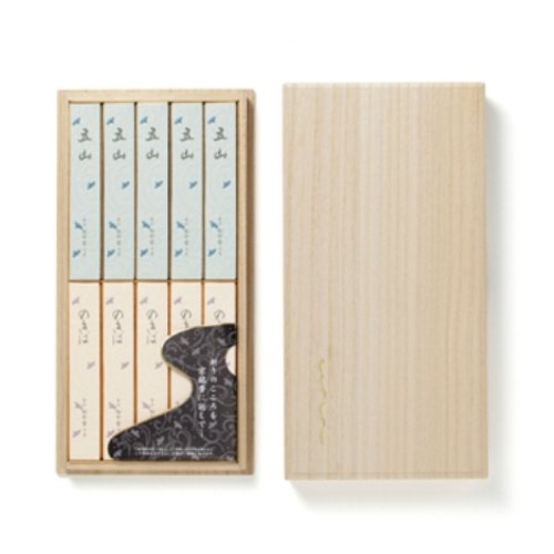 • 原産国 : 日本 • 商品サイズ (幅X奥行X高さ) : 160×35×310