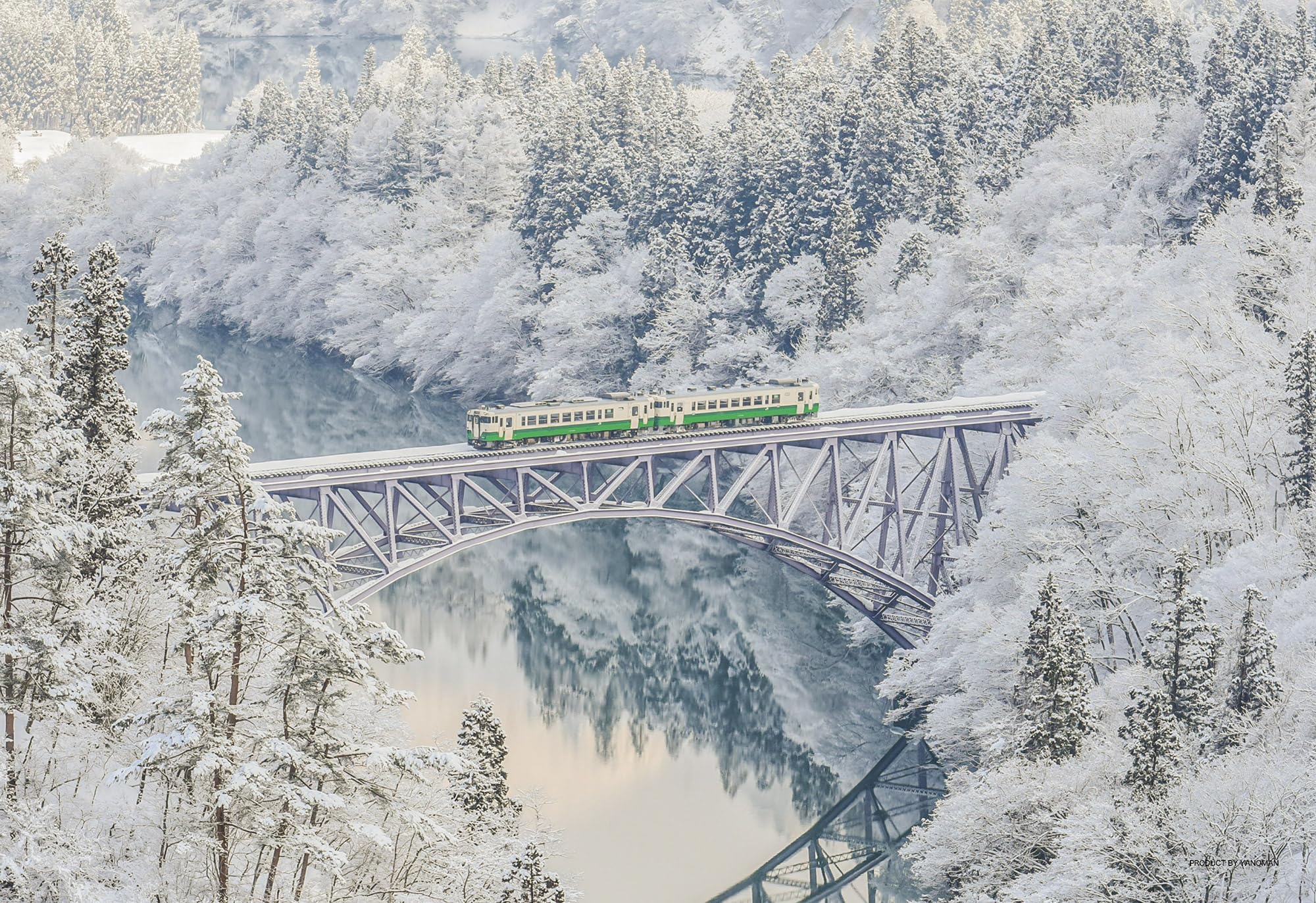 • 300ピース/紙製パズル • 雪化粧に包まれた冬の日本風景