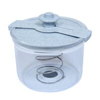 残り野菜でちょこっと一品、カンタン早漬け！漬け物三昧 残り野菜でちょこっと一品、カンタン早漬け！ ワンプッシュで密閉！残り野菜でお漬物を漬ける密閉容器です。 食卓に一品増やしたい方に最適！ フタを押しながら閉じるだけの簡単保存です。 フタに...