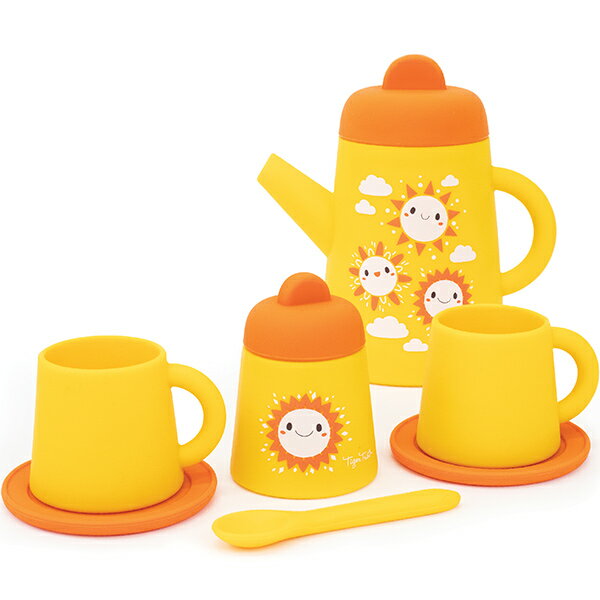 トライブ シリコンティーセット　サニーデイズ　6-1534 おひさまのデザインが可愛らしい、おままごとのティーセットです。 食品グレードのシリコン製で、小さなお子様が口に入れても安全です。お部屋で遊ぶのはもちろん、水洗いできるのでお風呂、外...